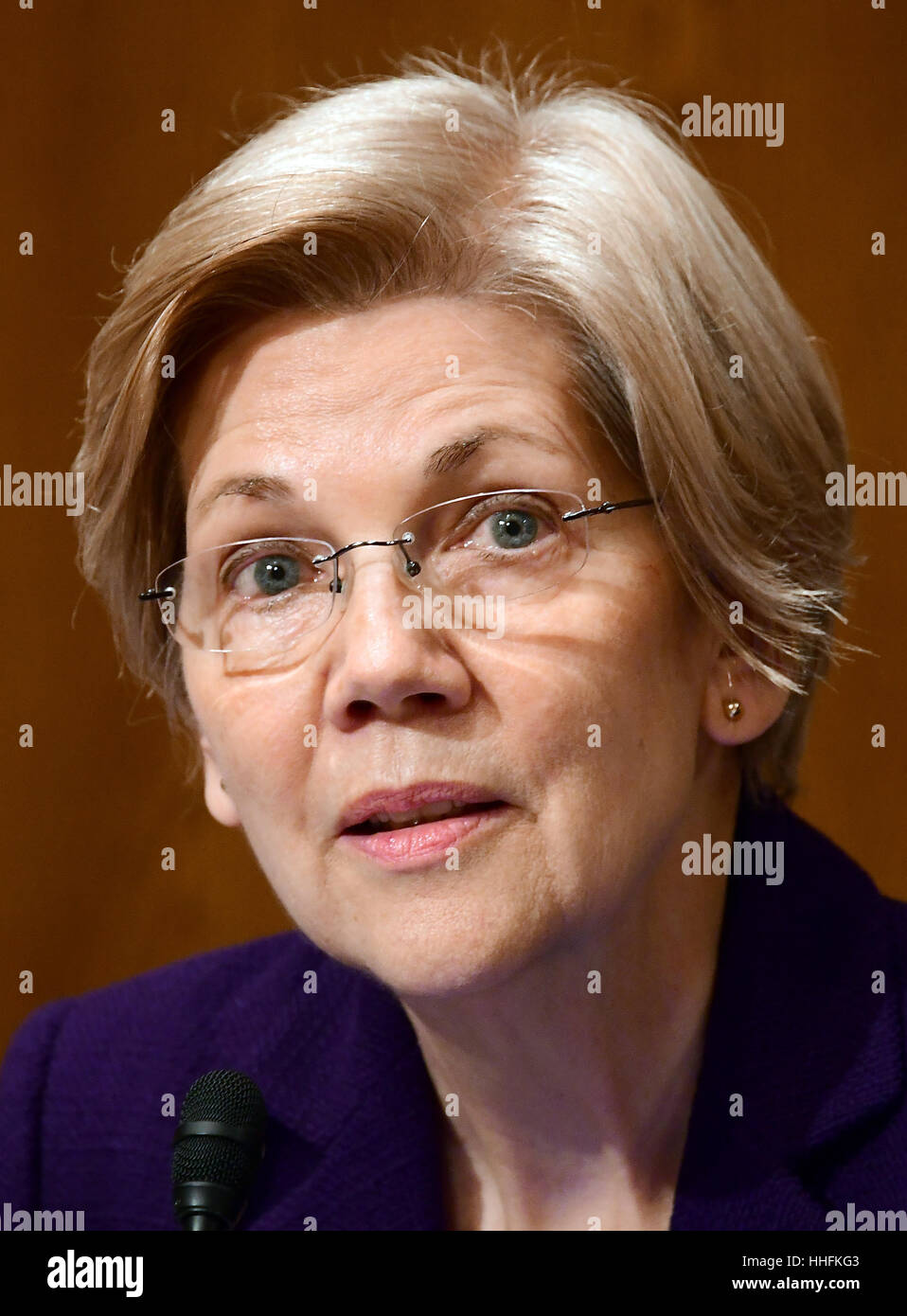 Elizabeth warren hi-res stock photography and images - Alamy