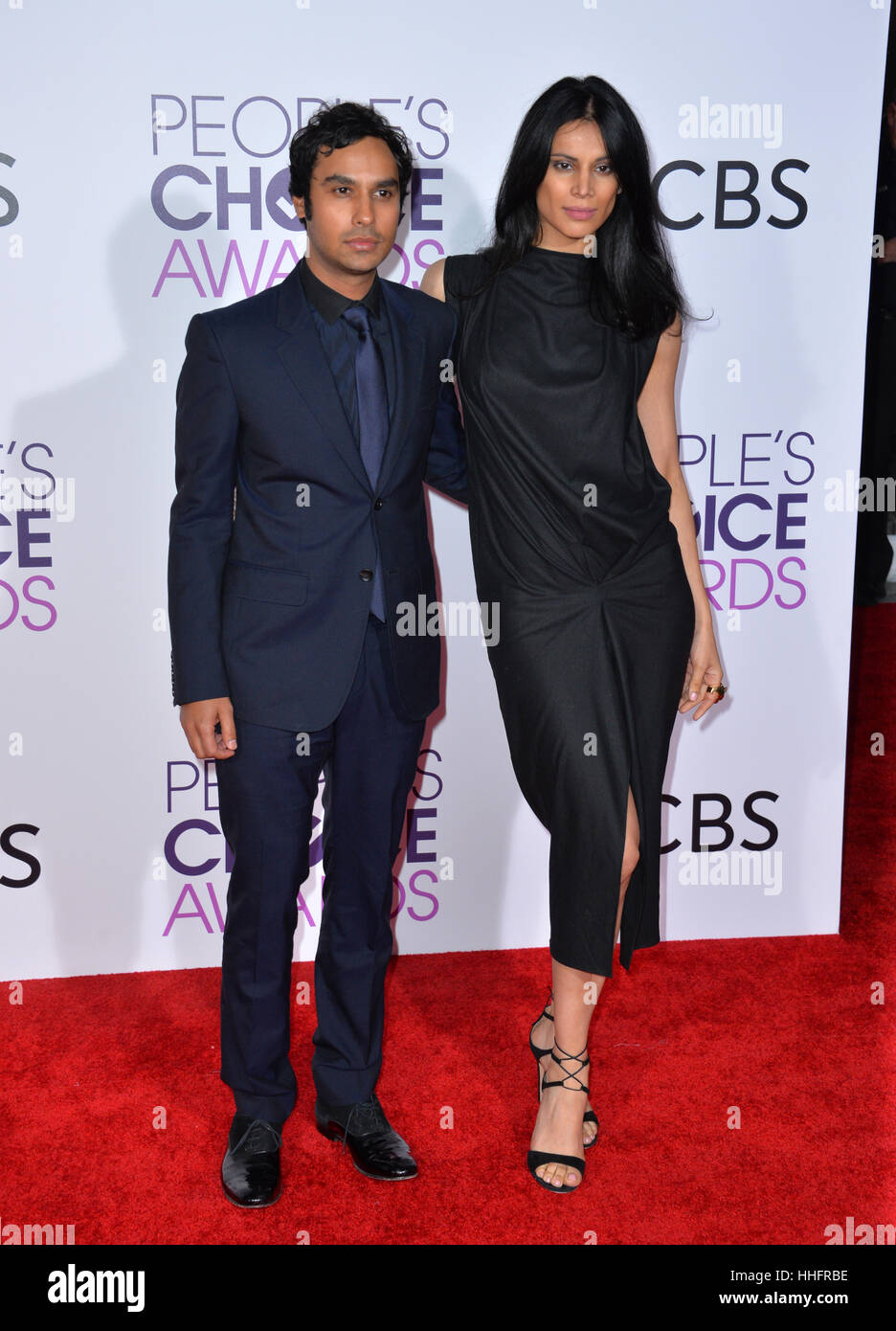 Neha Kapur And Kunal Nayyar Kiss