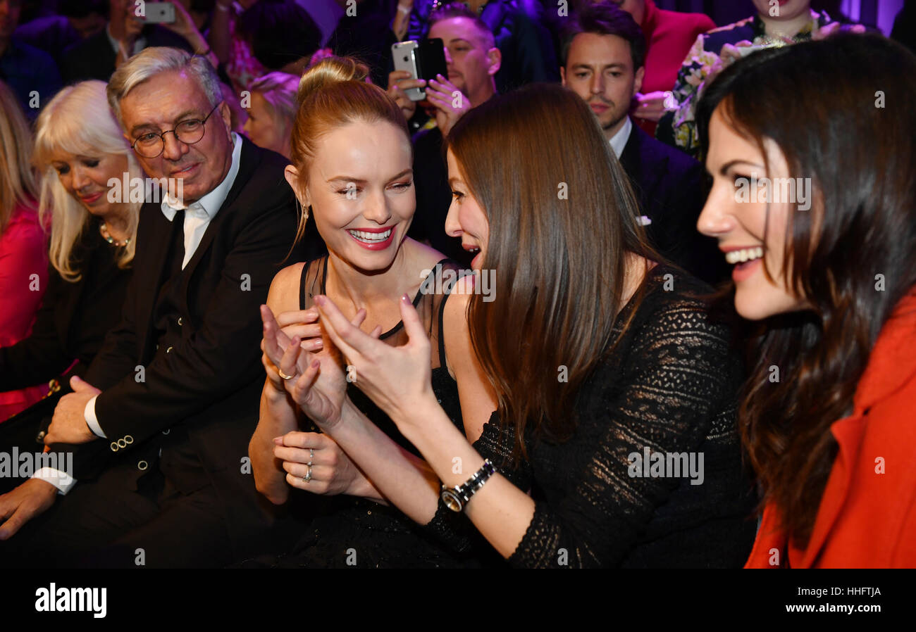 US American actress Kate Bosworth (L-R) and the actresses Alexandra ...