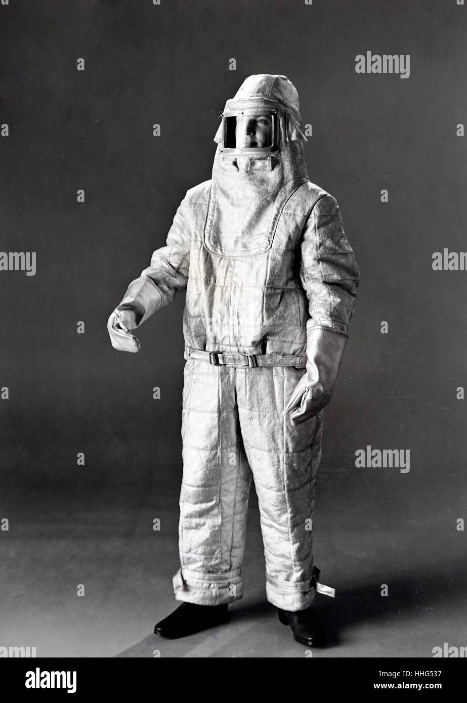 Heat proximity suit hi-res stock photography and images - Alamy