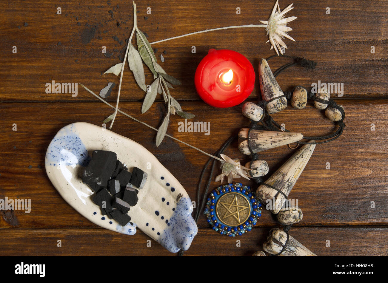 Wicca ritual hi-res stock photography and images - Alamy