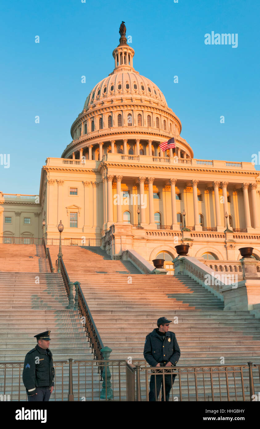 Us capitol police officers hi-res stock photography and images - Alamy