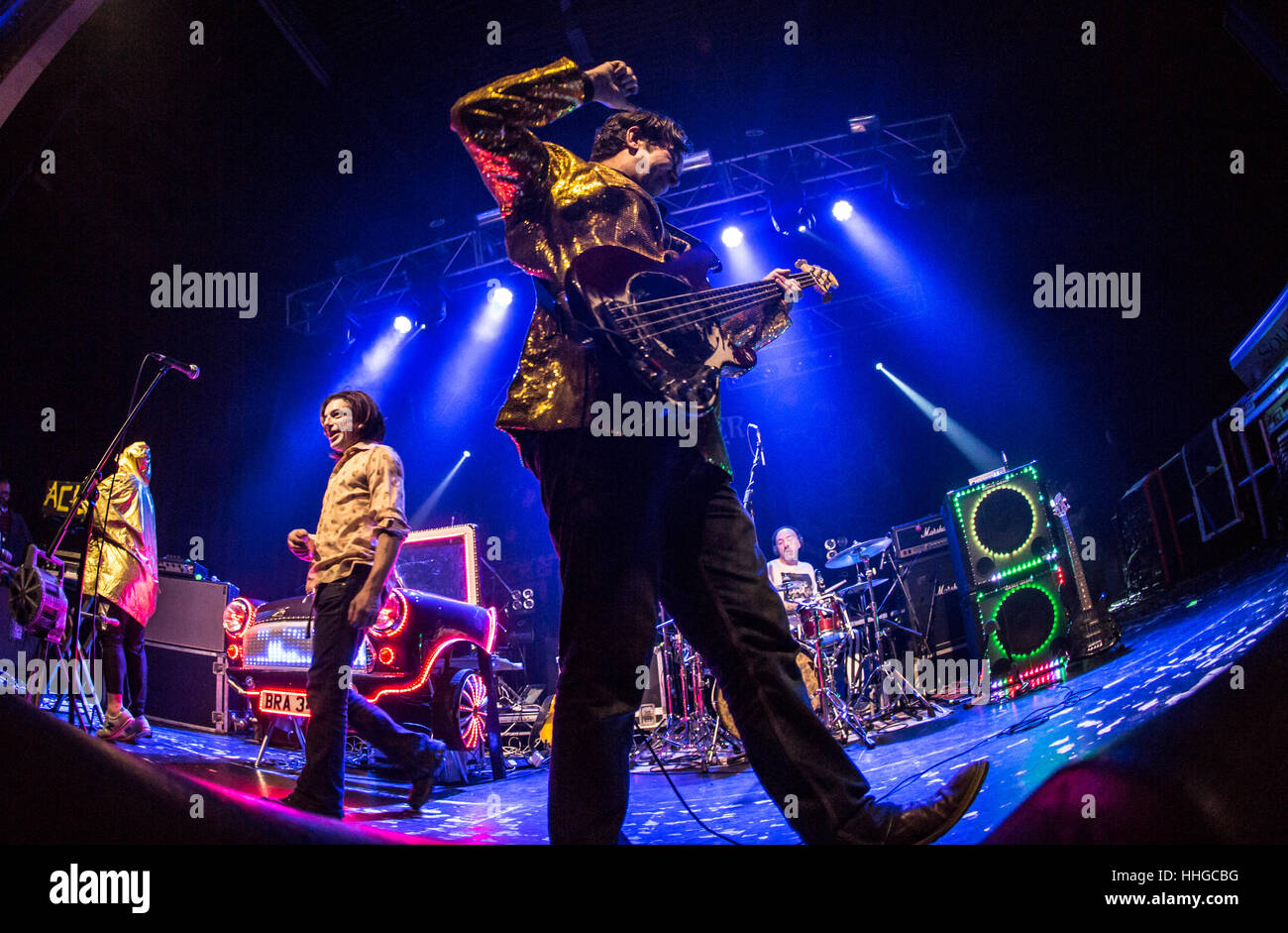 Bentley Rhythm Ace, supporting The Wonderstuff, performing live on ...