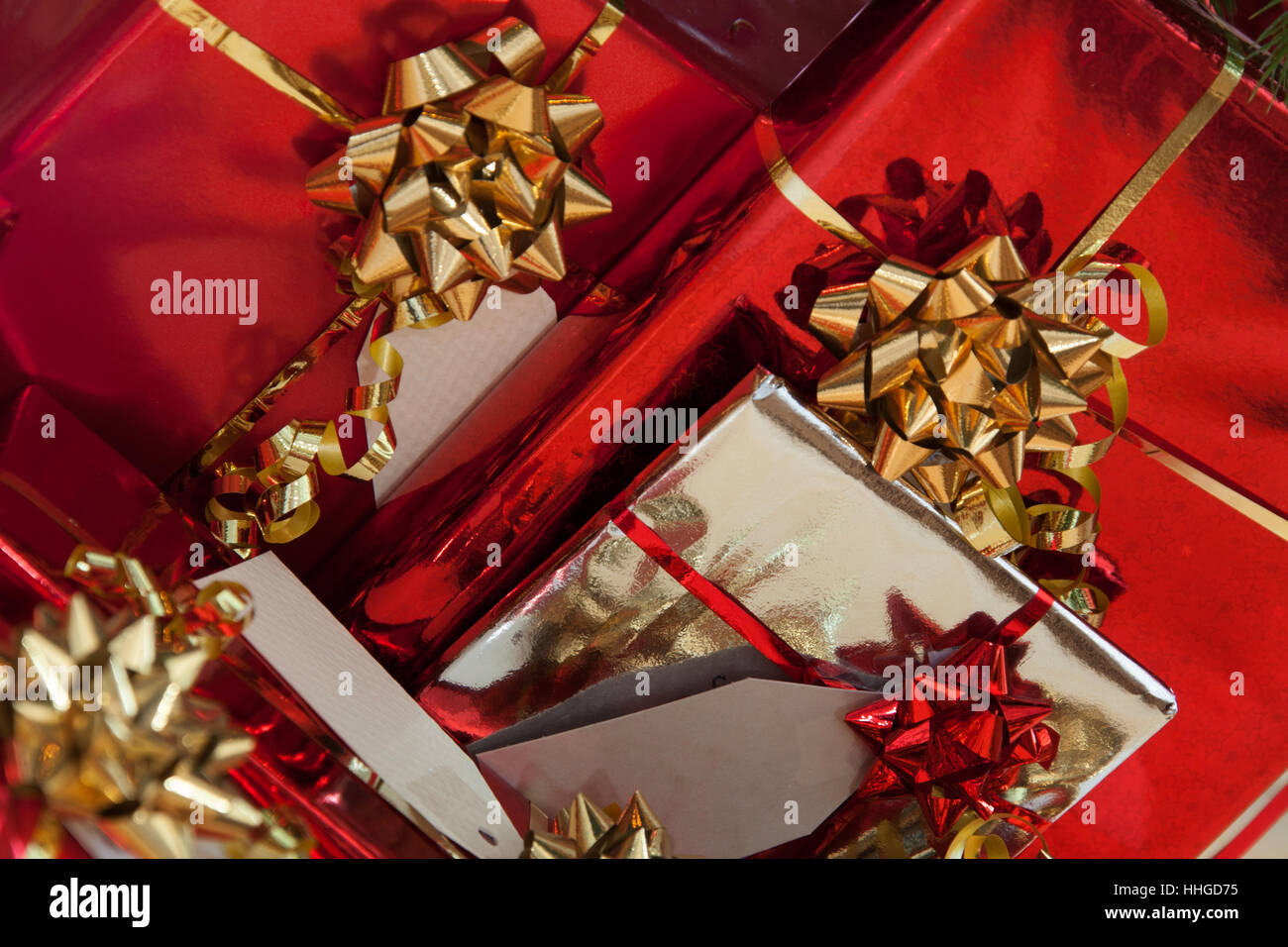 Wrapped christmas presents hi-res stock photography and images - Alamy