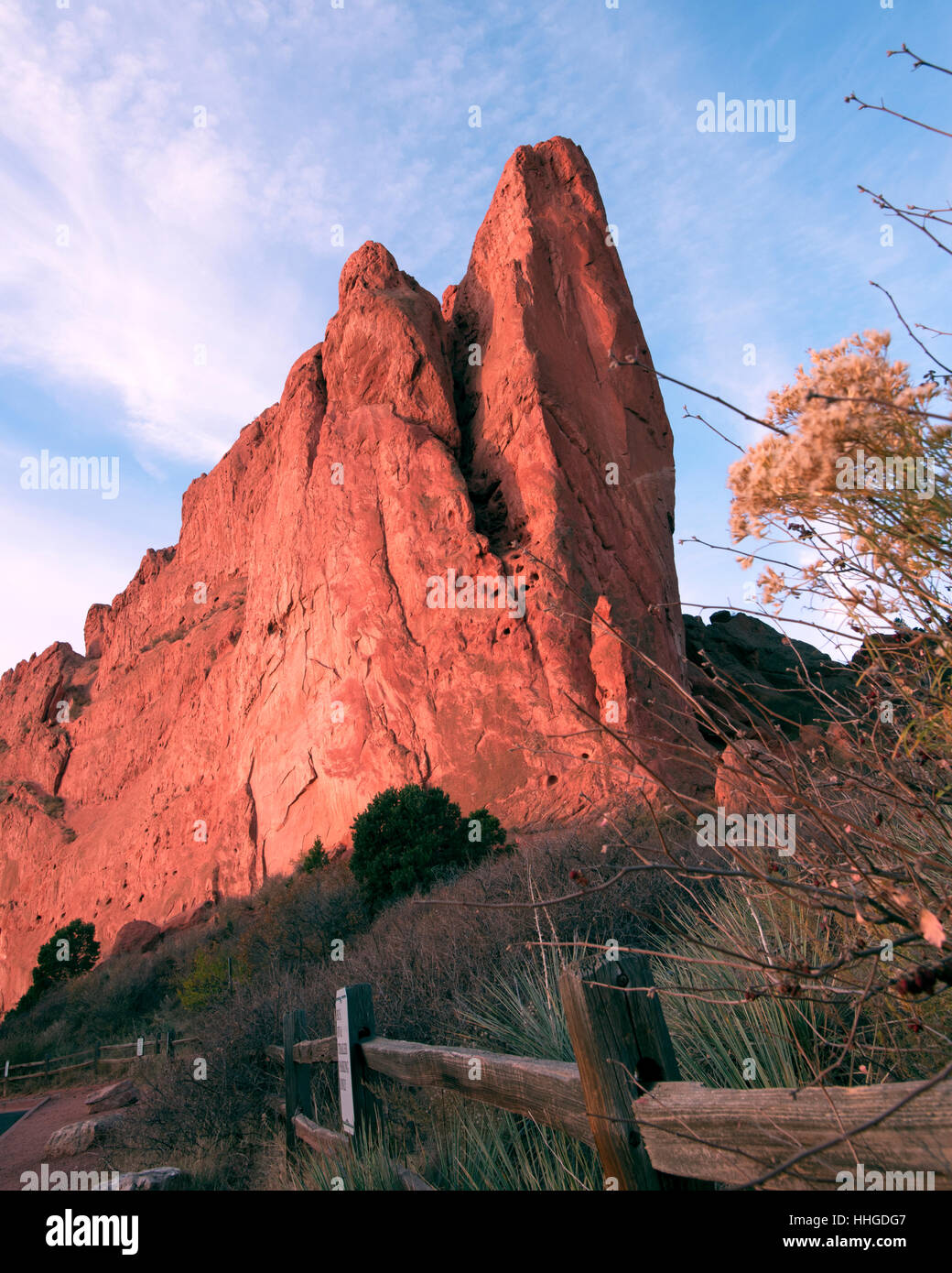 Red monolith hi-res stock photography and images - Alamy