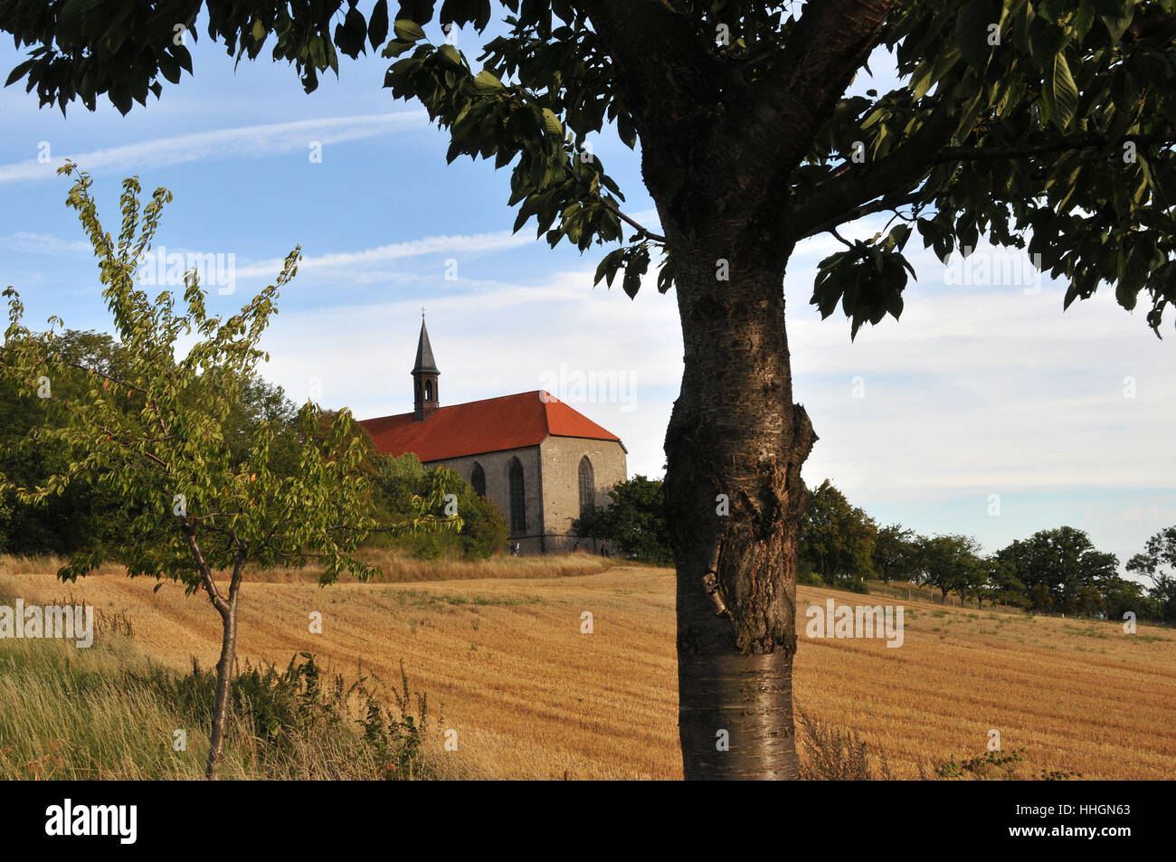 church, style of construction, architecture, architectural style ...