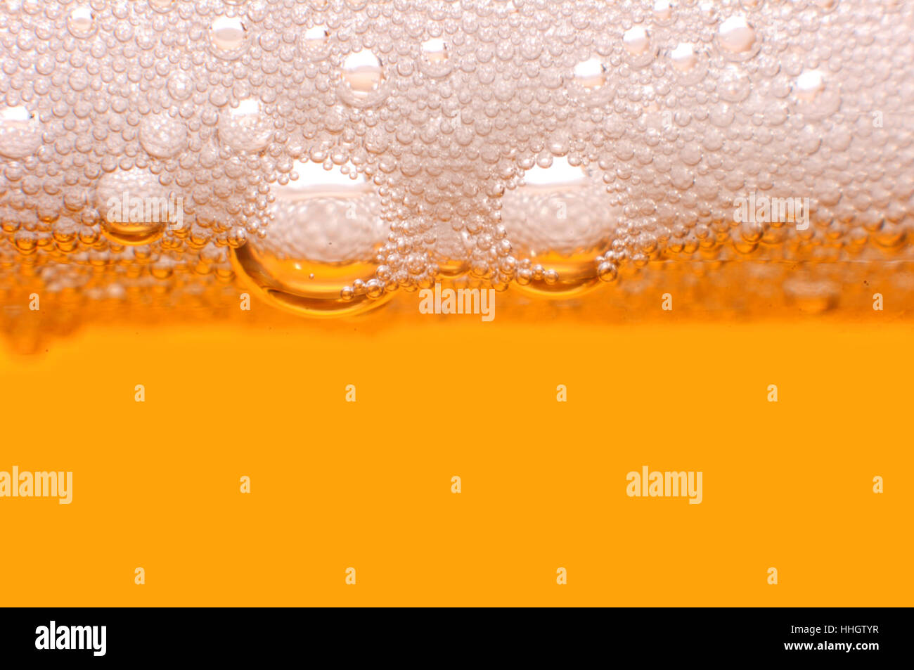 foam on beer Stock Photo - Alamy