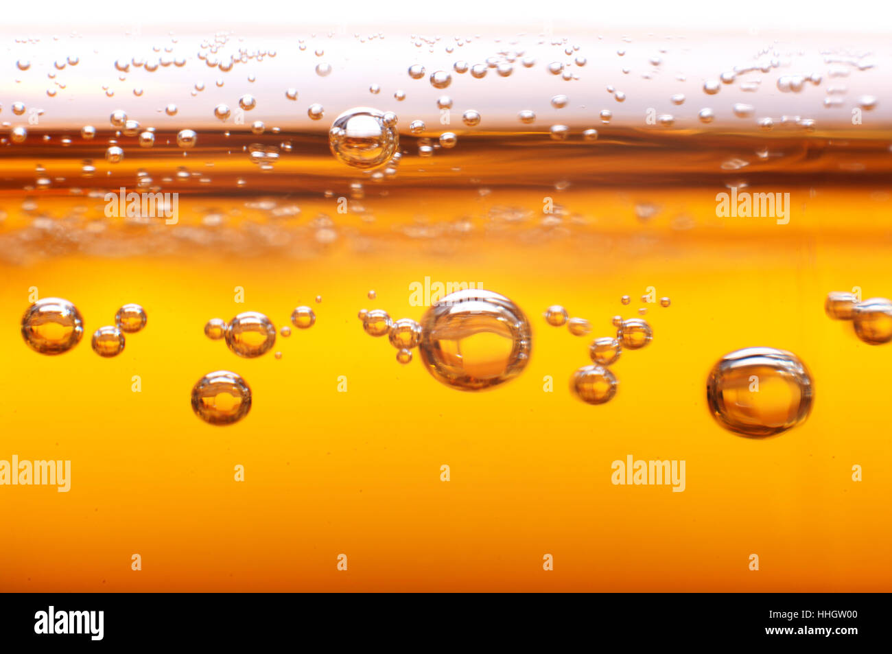 Bubbles drop beer drunk backdrop hi-res stock photography and images ...