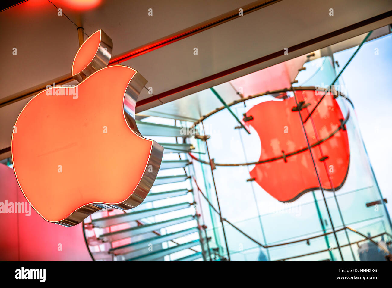 Apple icon building hi-res stock photography and images - Alamy