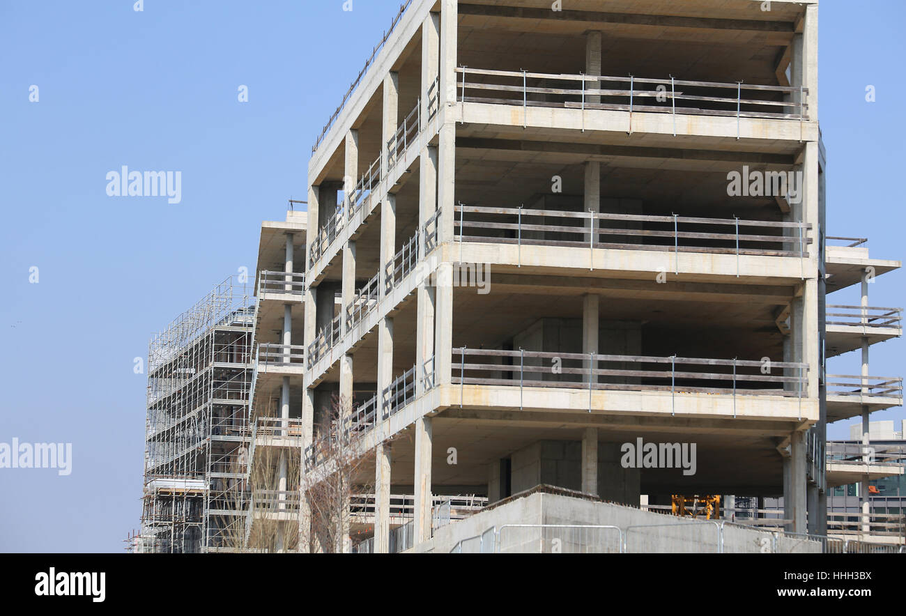 Large building under construction hi-res stock photography and images ...