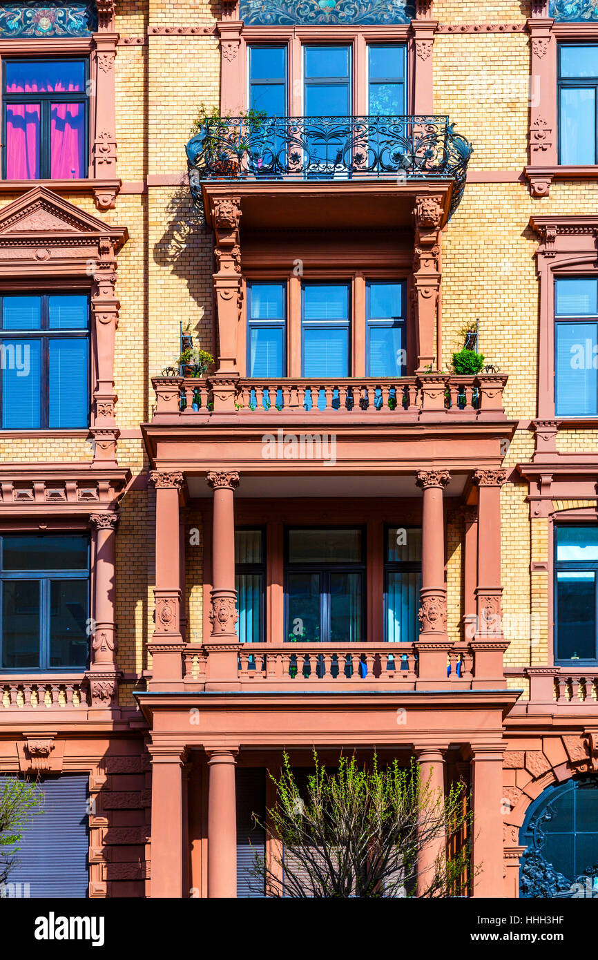 balcony, balustrade, facade, brick, style of construction, architecture ...