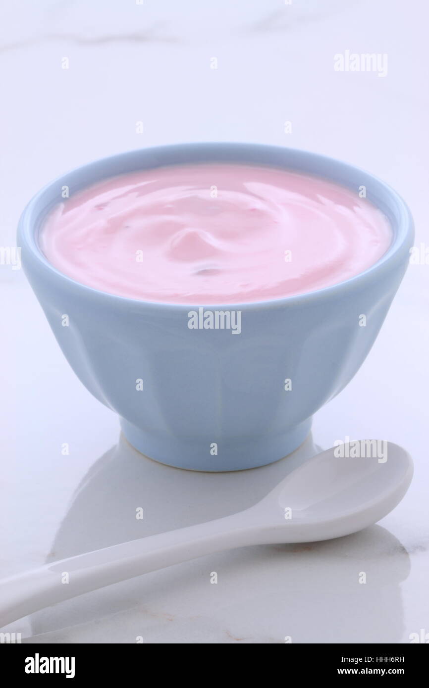 Delicious slow churned Greek strawberry yogurt, with lots of fruit and ...