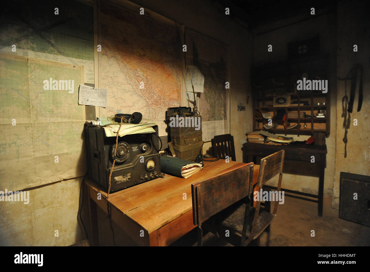 War movie making hi-res stock photography and images - Alamy