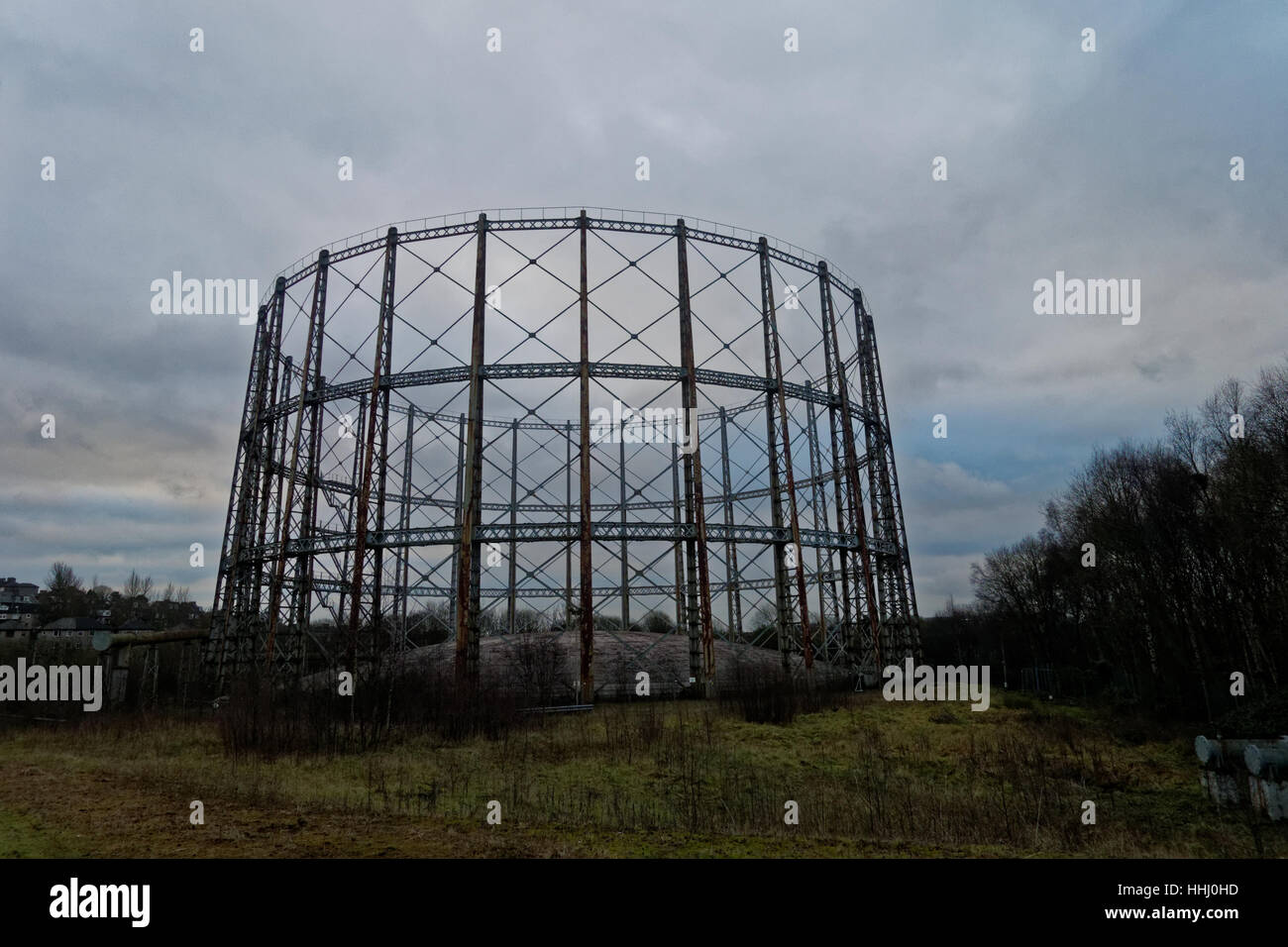 gas container storage anniesland glasgow gasometer Stock Photo - Alamy