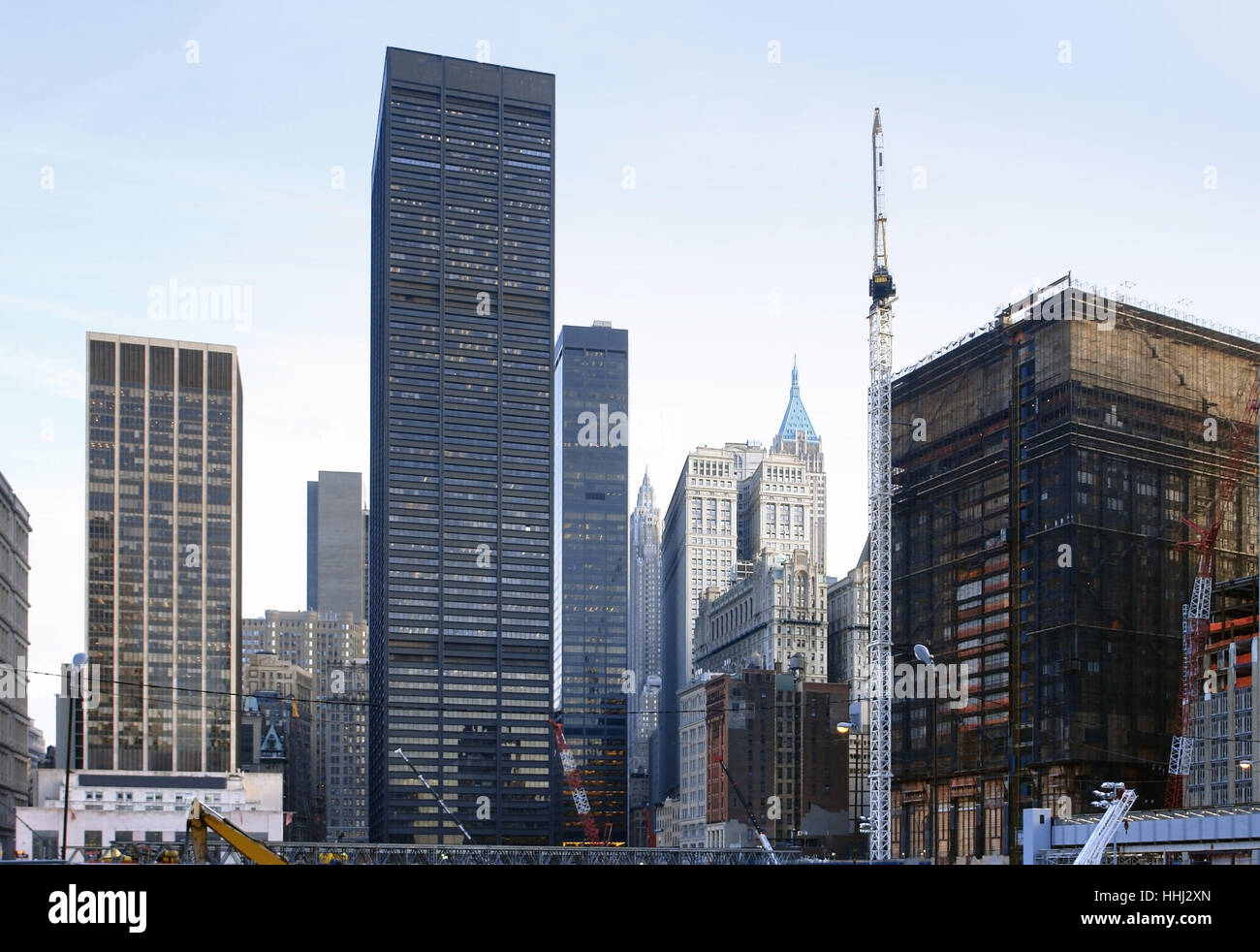 city view of New York (USA) showing a big construction site surrounded ...
