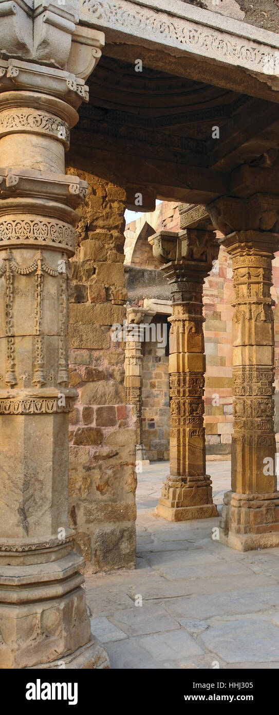 Qutub minar denkmal in delhi hi-res stock photography and images - Alamy