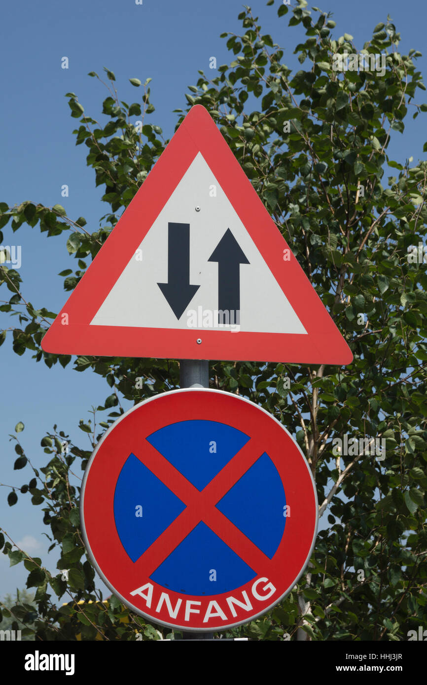 Achtung gegenverkehr hi-res stock photography and images - Alamy