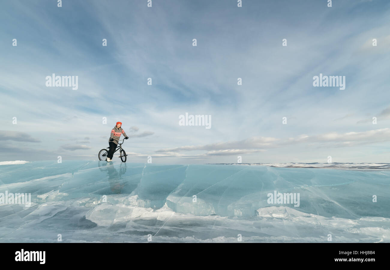 Bmx girl stunt hi-res stock photography and images - Alamy