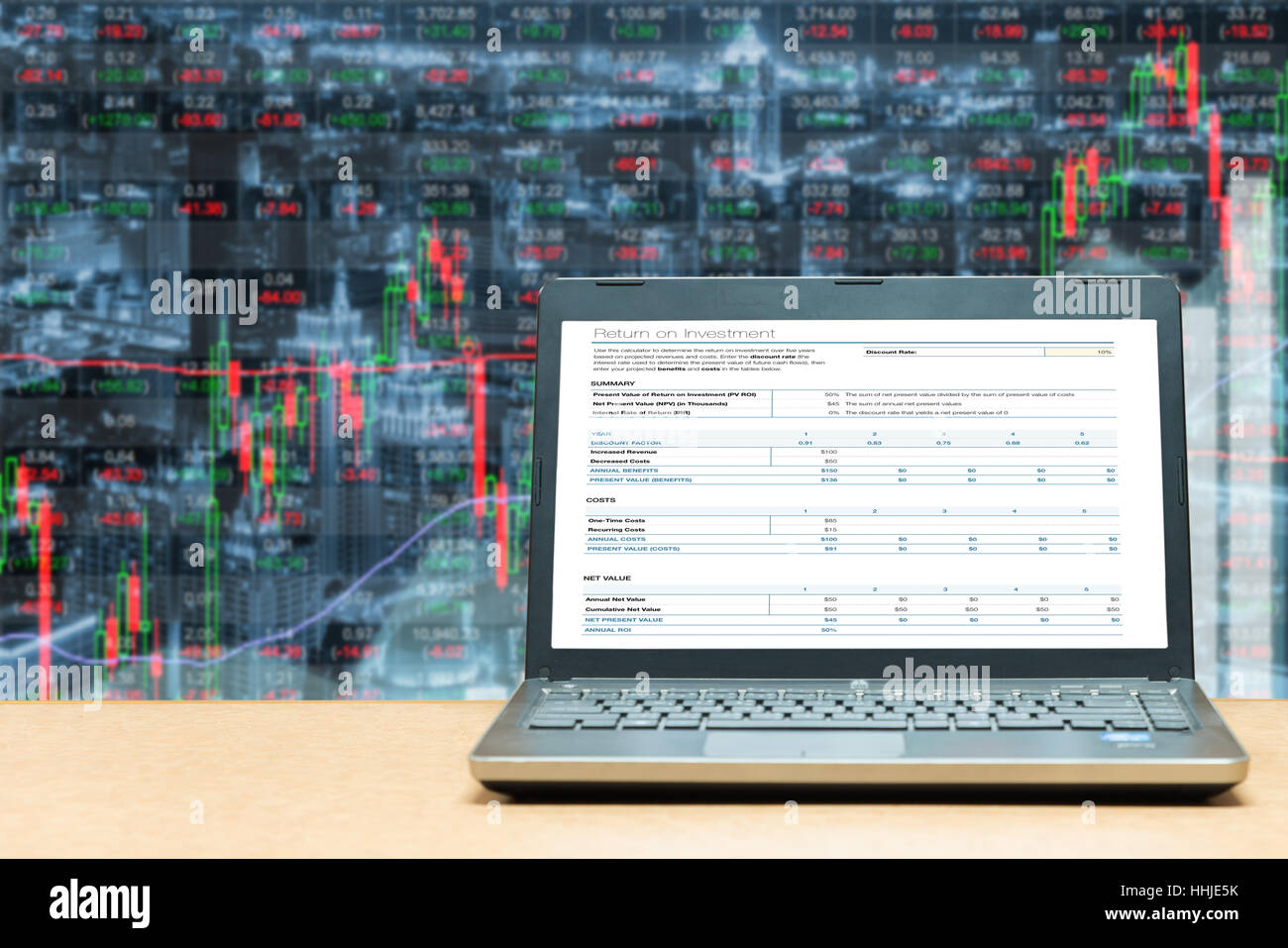 Investment laptop hi-res stock photography and images - Alamy