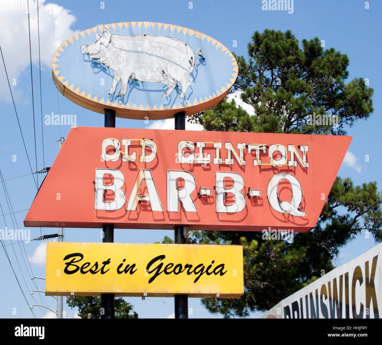 Iconic roadside bbq sign hi-res stock photography and images - Alamy