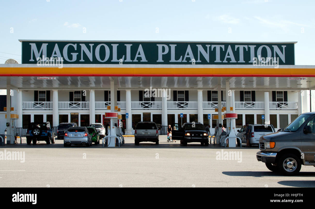 Magnolia gas station building hi-res stock photography and images - Alamy
