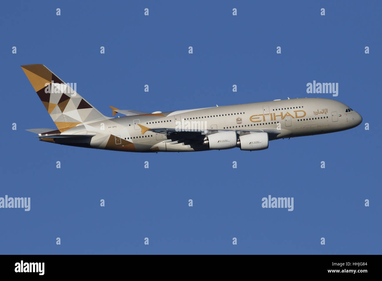Etihad a380 jet airliner hi-res stock photography and images - Alamy