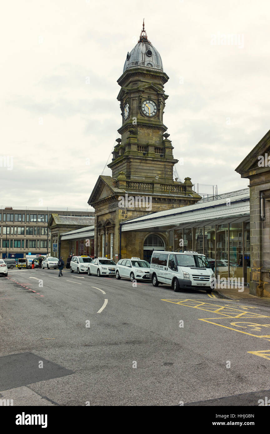 Scarborough station rail railway hi-res stock photography and images ...