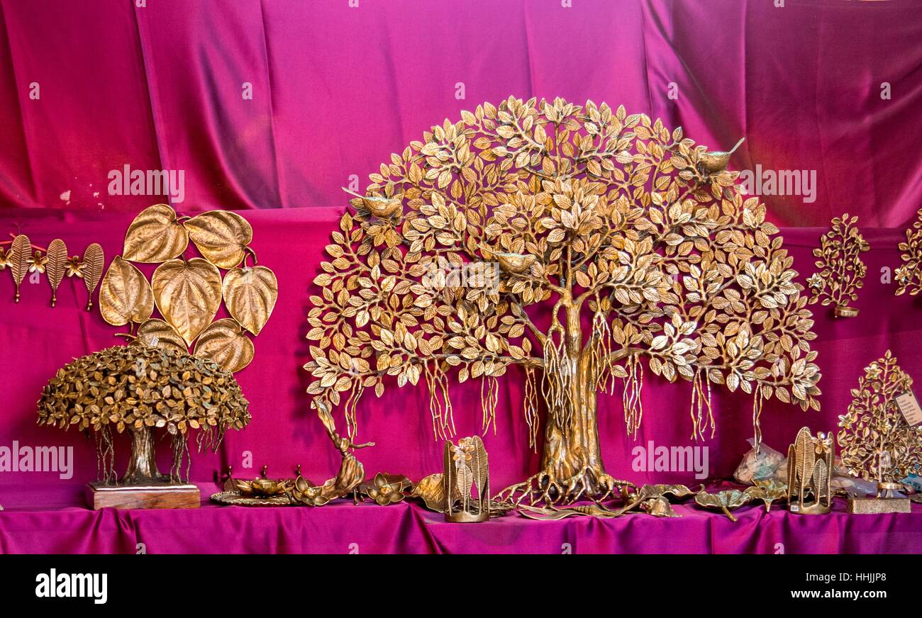 Handicrafts for sale in New Delhi, India. The crafts of India are ...