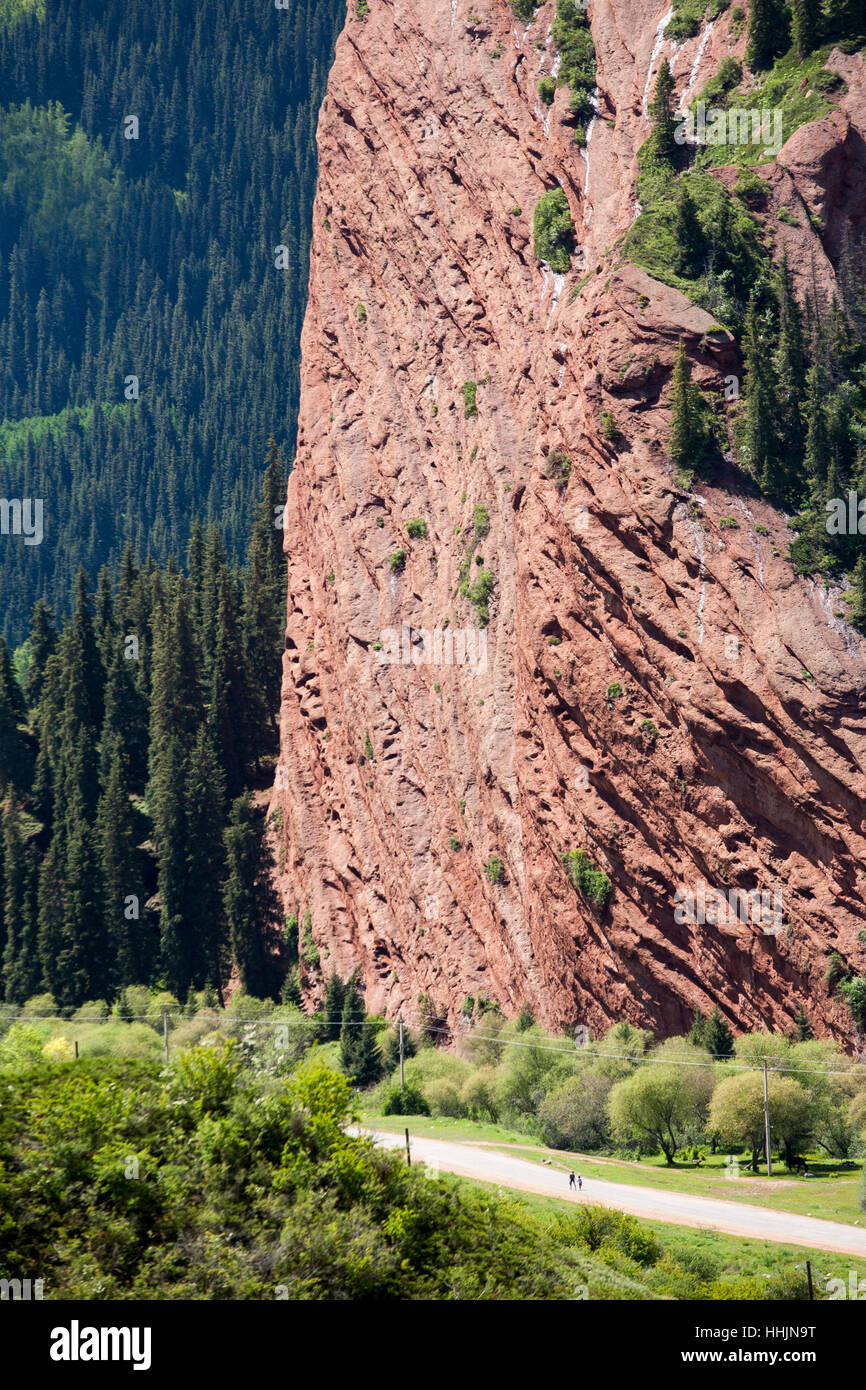 Hiking above Jeti-Ögüz Rocks or Seven Bulls, famous rock formation of ...