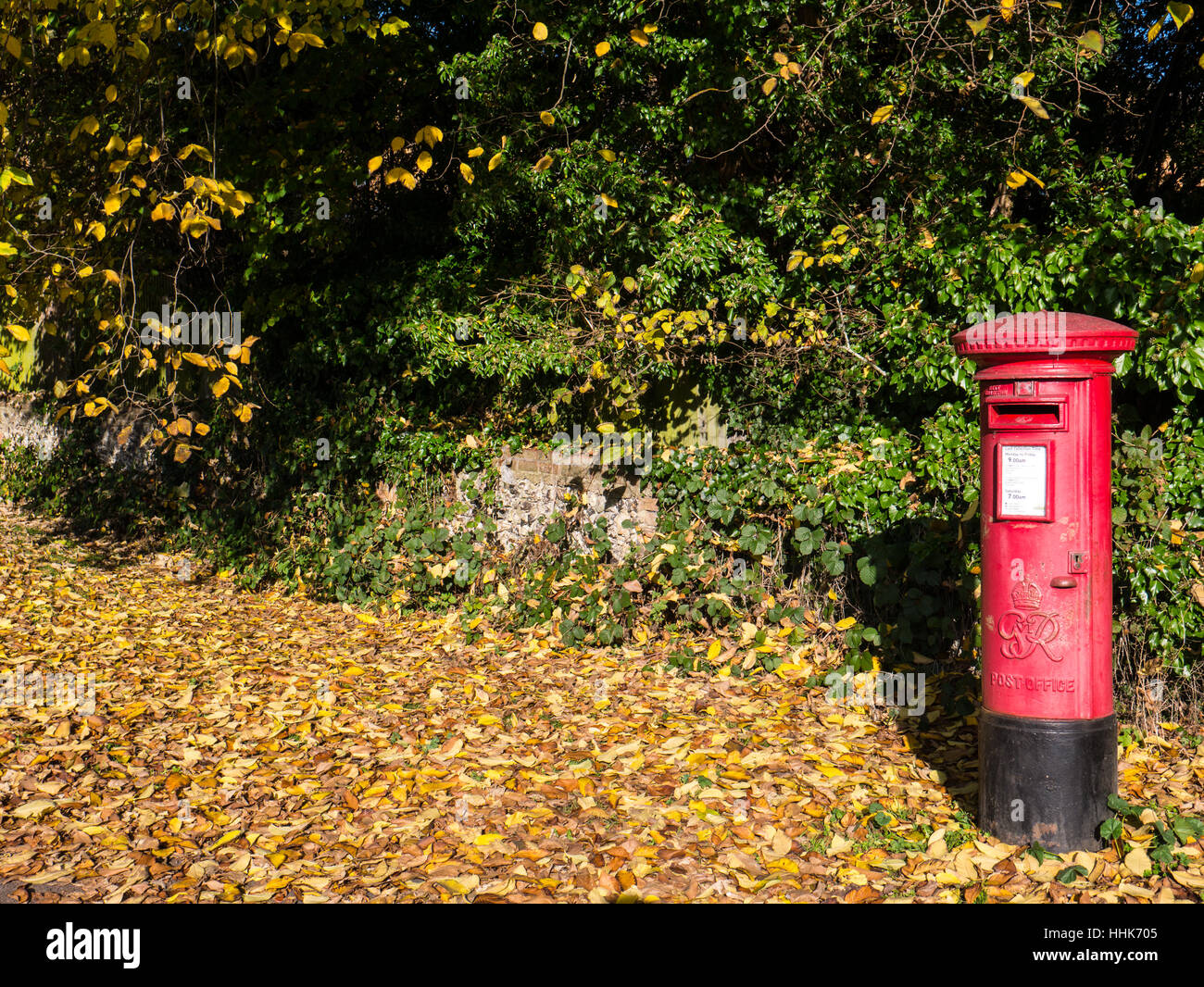 Red Post Box, Pangbourne, Reading, Berkshire, England, UK, GB Stock ...