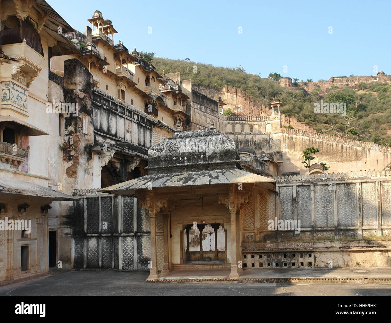 Stone facade palace piece hi-res stock photography and images - Alamy