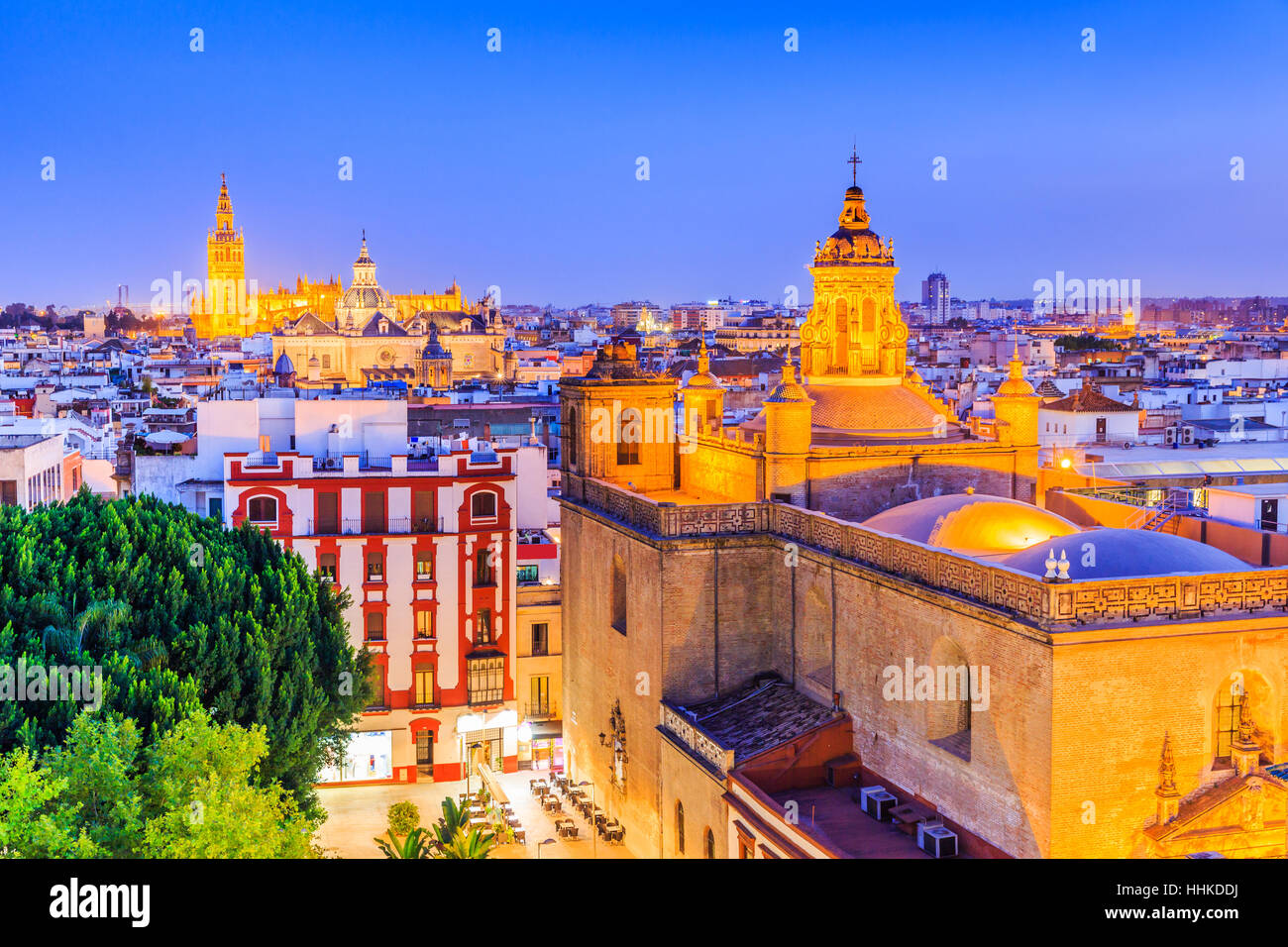 Old town quarter seville hi-res stock photography and images - Alamy