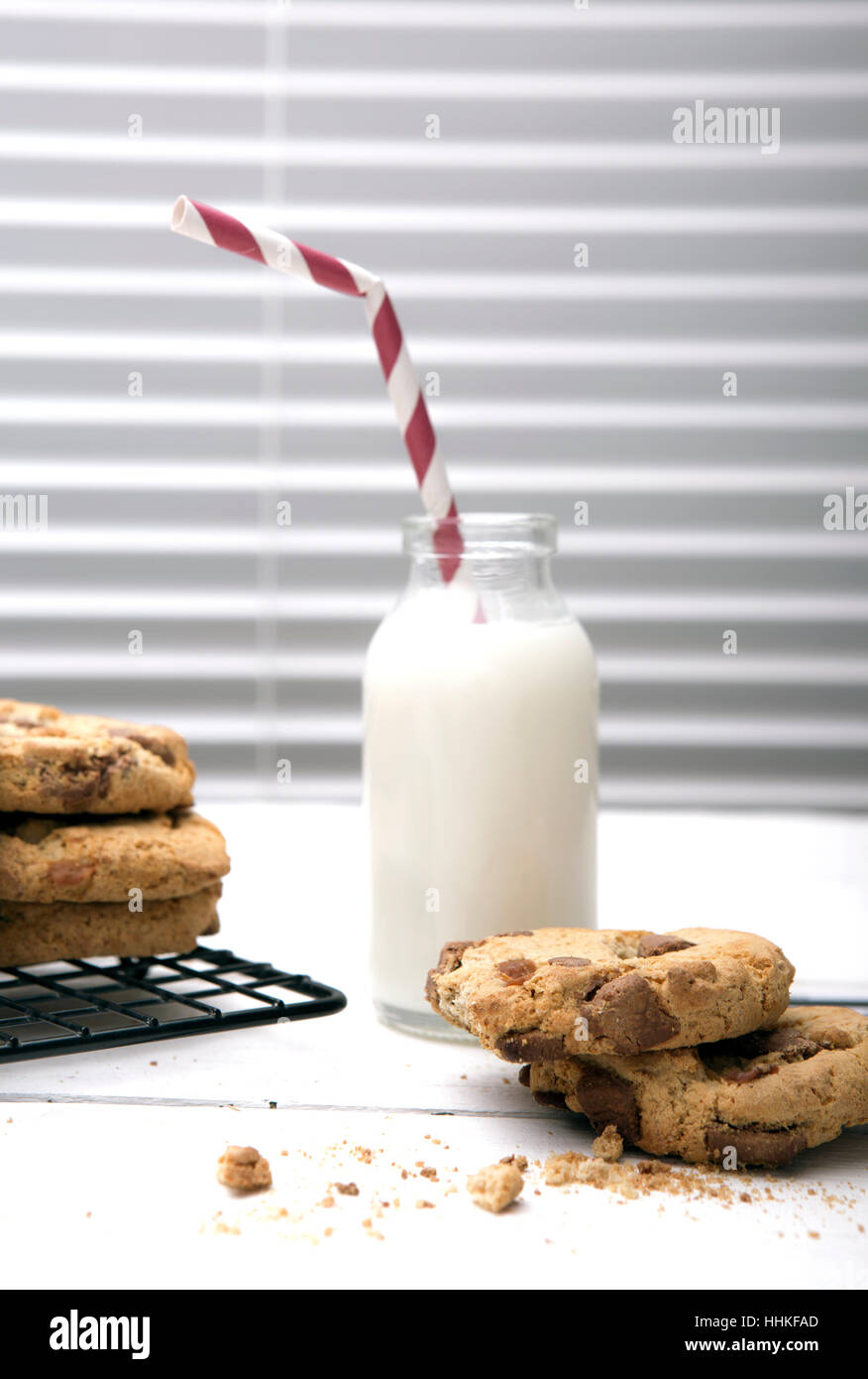 Milk bottle and cookies hi-res stock photography and images - Alamy