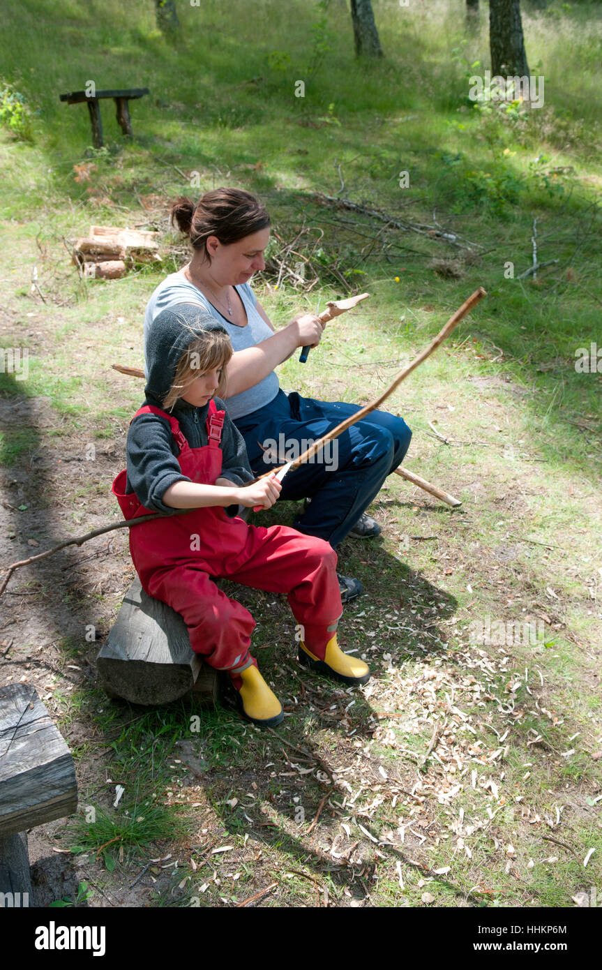 carving mother and daughter Stock Photo - Alamy