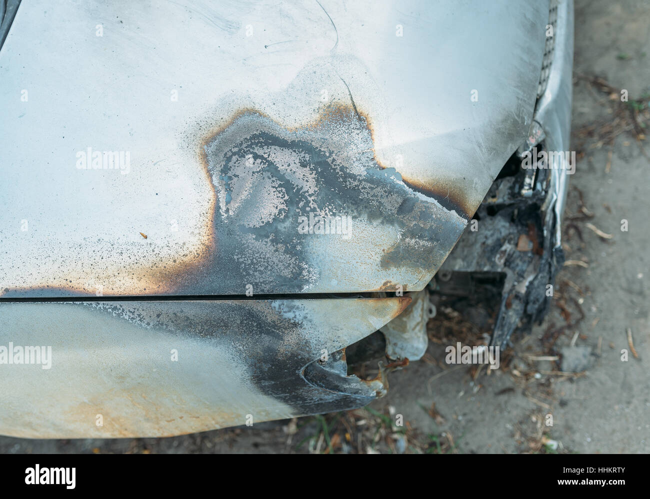 cars which burned wiring . cars stood near the house. firefighters ...