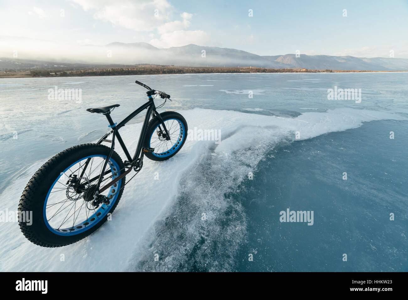 Fat wheels on mountain bike hi-res stock photography and images - Alamy