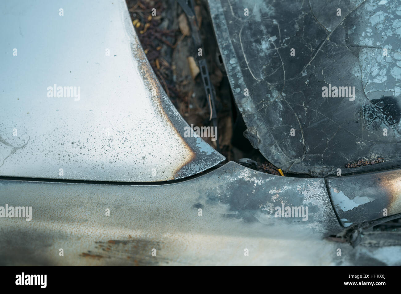 cars which burned wiring . cars stood near the house. firefighters ...