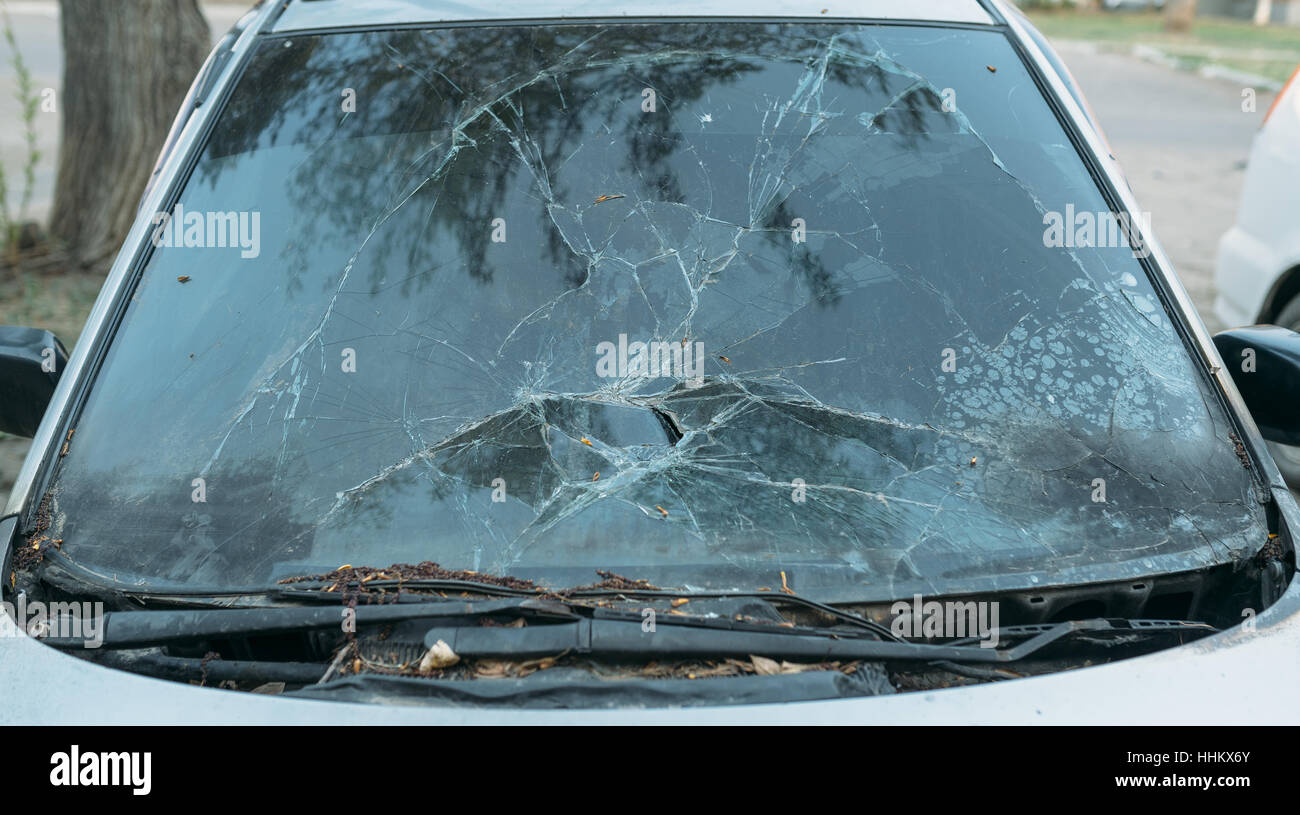 cars which burned wiring . cars stood near the house. firefighters ...
