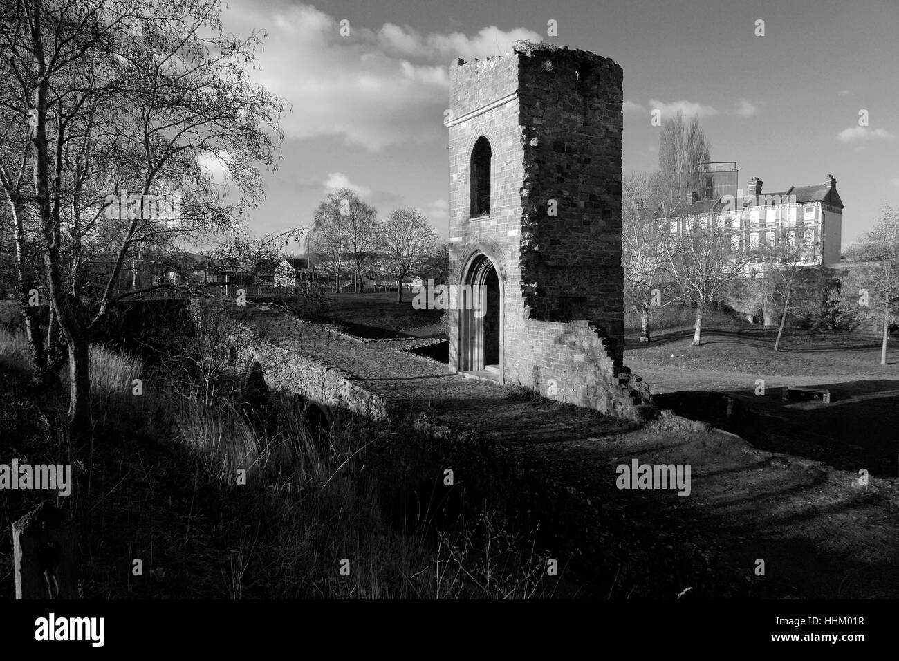 EXETER MEDIEVAL BRIDGE ST EDMUNDS TOWER EASTERN ARCH. LOOKING WEST ...