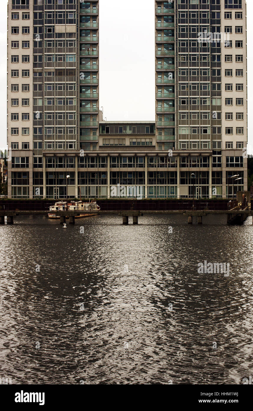 U shaped bridge hi-res stock photography and images - Alamy