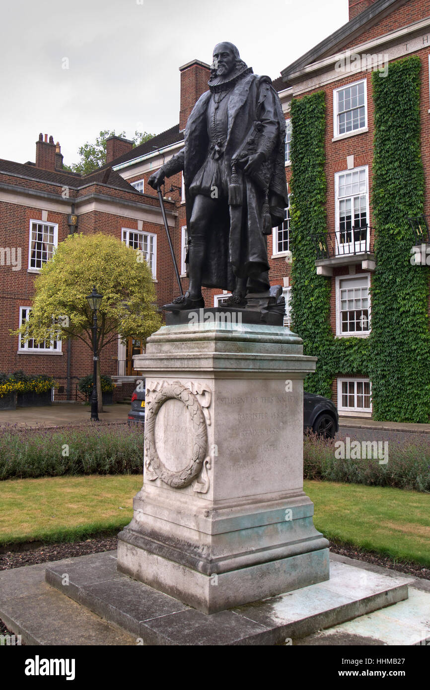 Statue of Francis Bacon in Gray's Inn, South Square, London Stock Photo ...