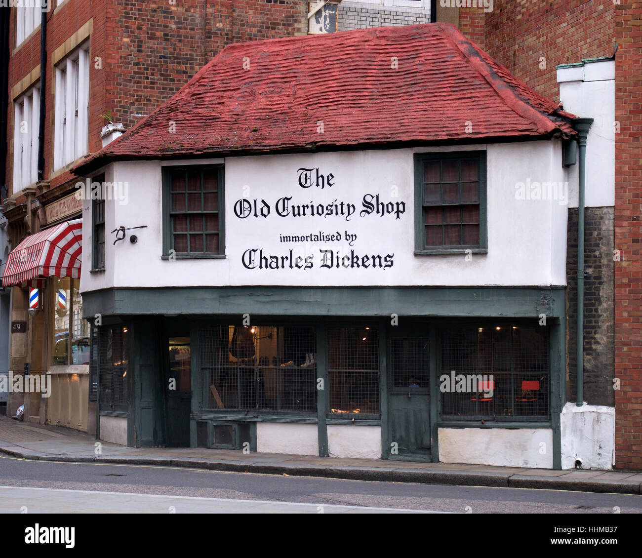 The Old Curiosity Shop, London, immortalized by Charles Dickens Stock ...