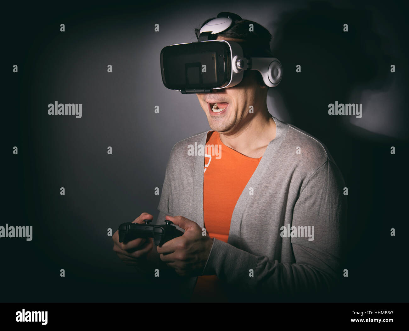 3d virtual reality goggles hi-res stock photography and images - Alamy