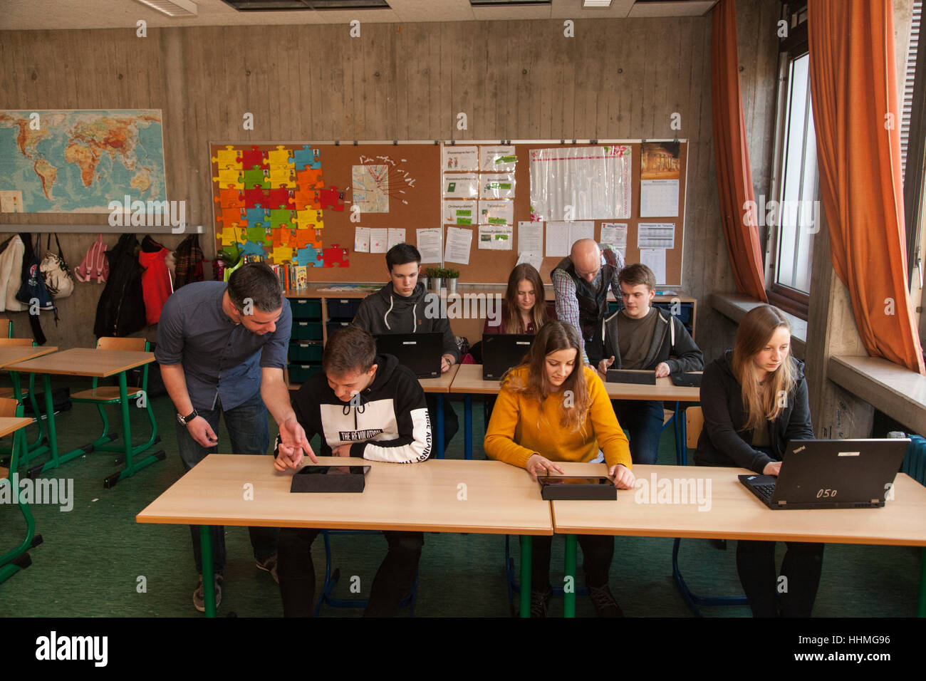 Modern languages class hi-res stock photography and images - Alamy