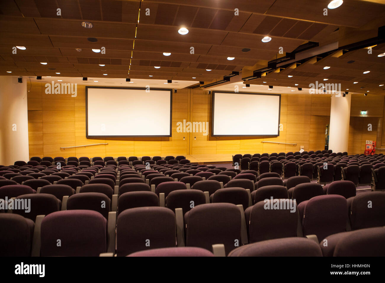 The interior of the New Crick Institute. The new theatre. The Francis ...