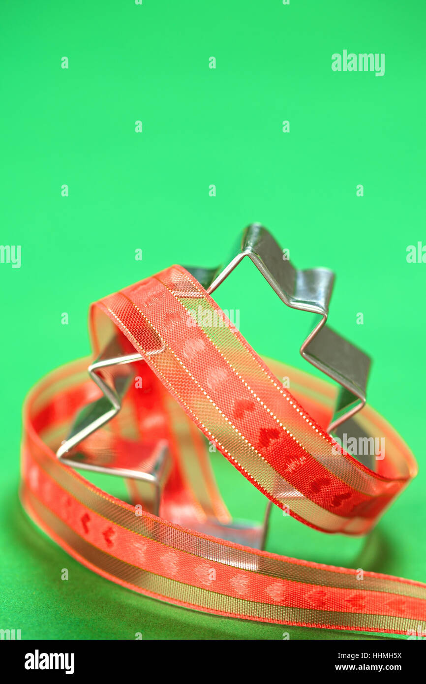 tree shaped cookie cutter with ribbon Stock Photo - Alamy