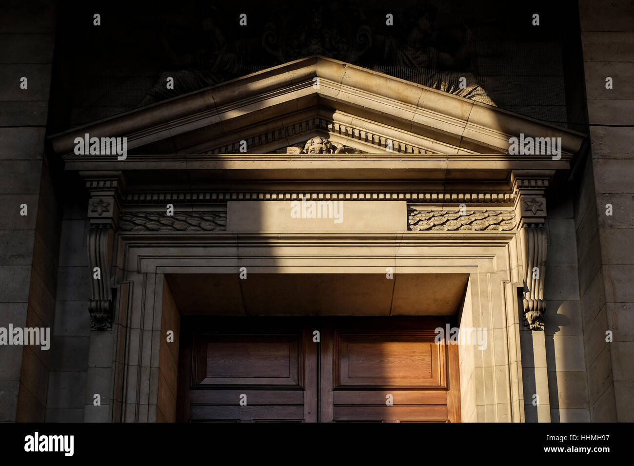 Holy trinity brompton london hi-res stock photography and images - Alamy