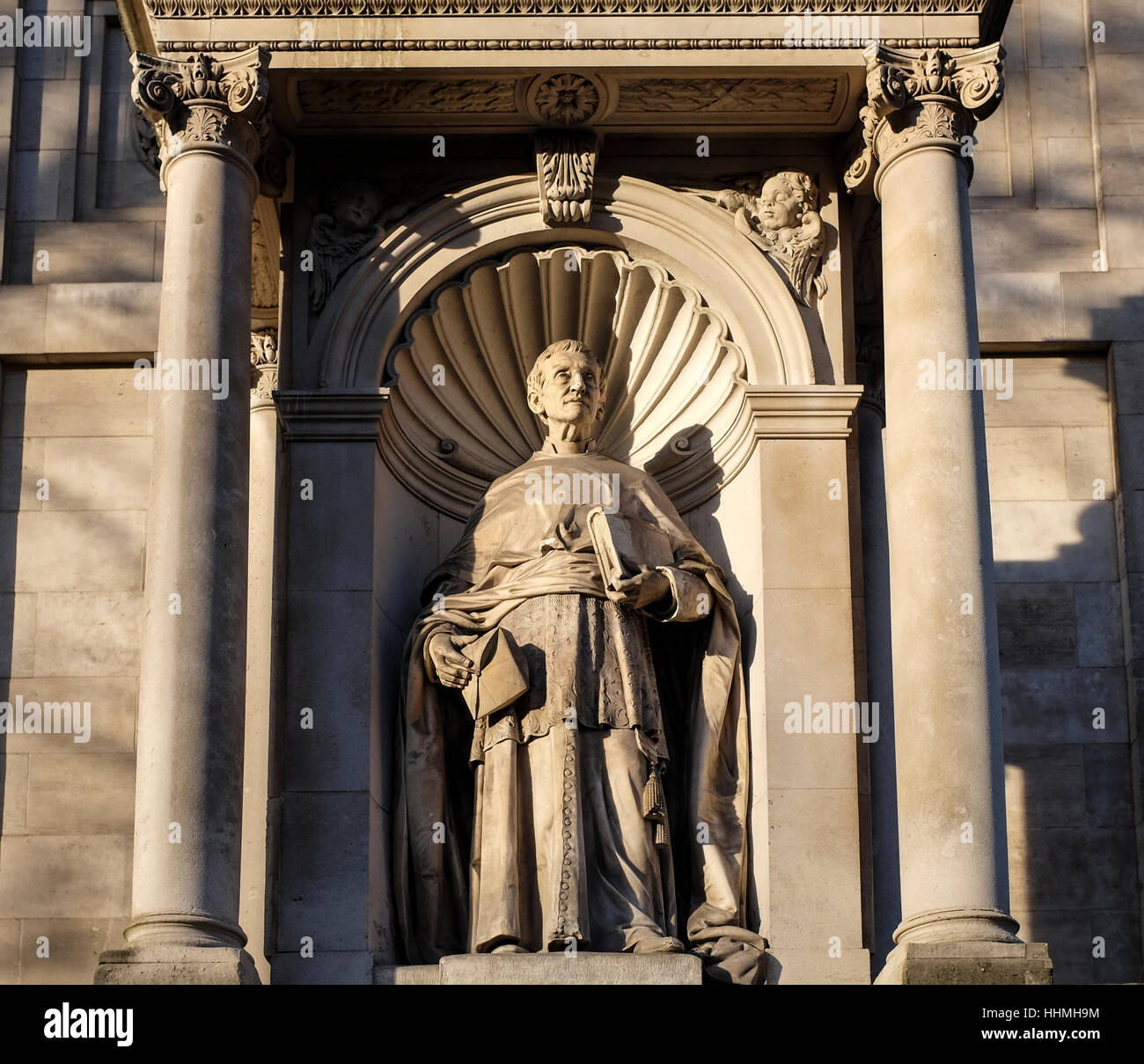 Monument to Cardinal Newman Stock Photo - Alamy
