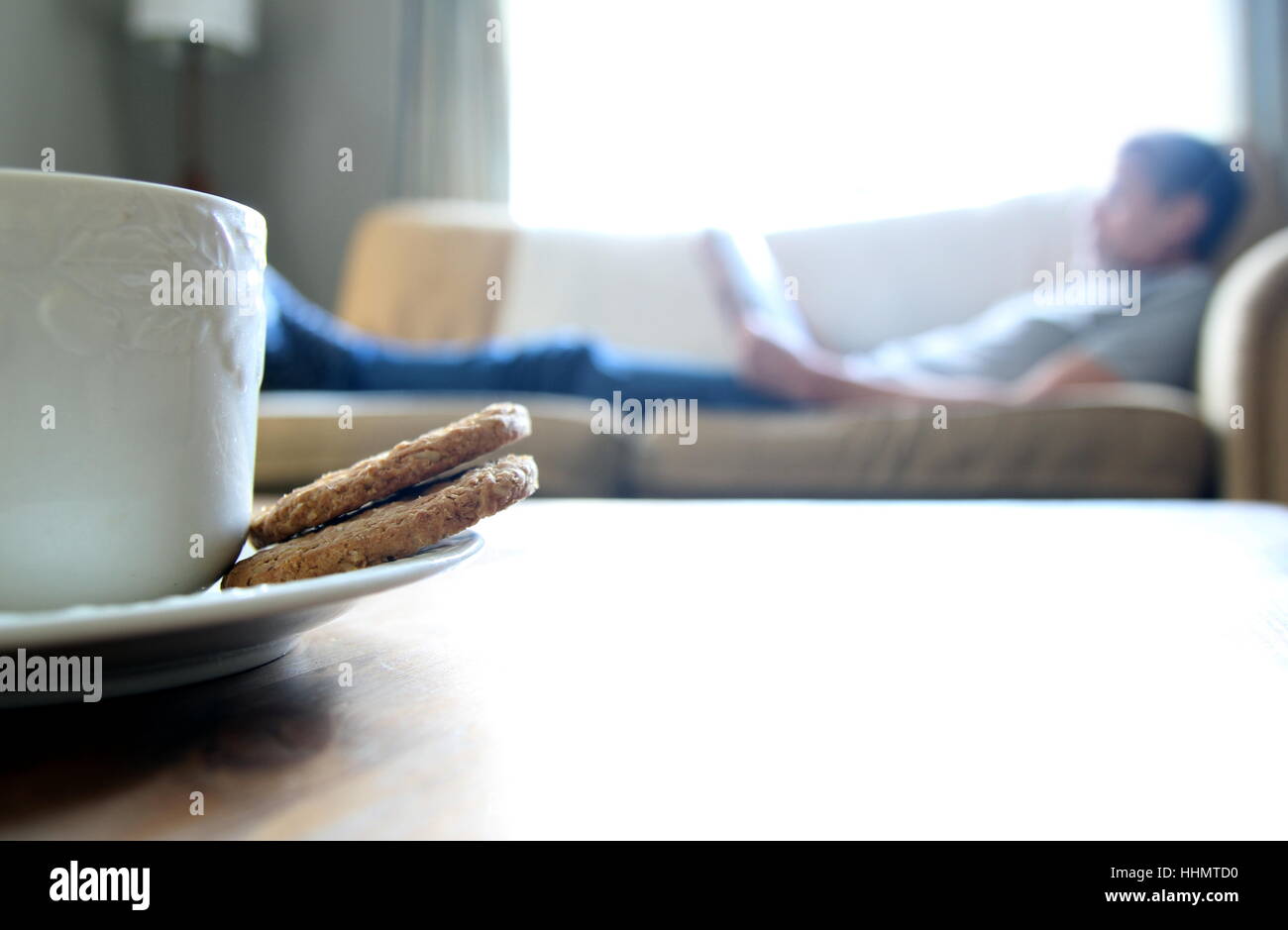 Man laying table hi-res stock photography and images - Alamy