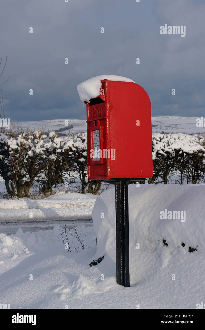 Post Box In The Snow High Resolution Stock Photography and Images - Alamy